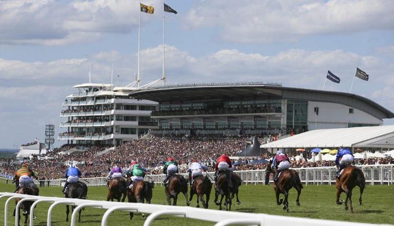 Top 10 Horse Racing Tracks in the World - Famous Horse Race Courses