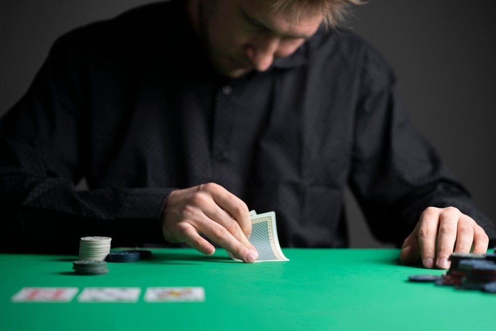 How to Bounce Back from a Bad Beat in Poker: Key Strategies