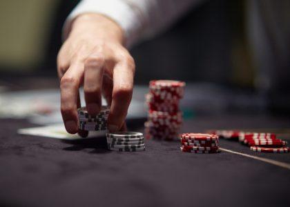 Do I Hit or Stay At 16: Blackjack Strategies From an Expert