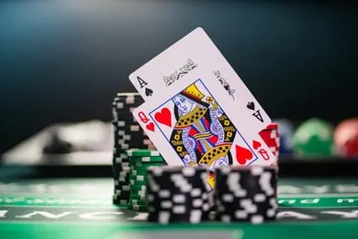 "Guía Básica del Blackjack: Reglas, Estrategias y Consejos para Ganar