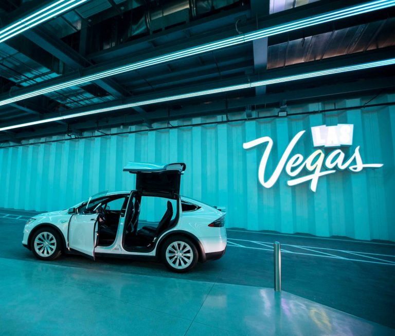 Elon Musks Las Vegas People Mover Open For Conventioneers