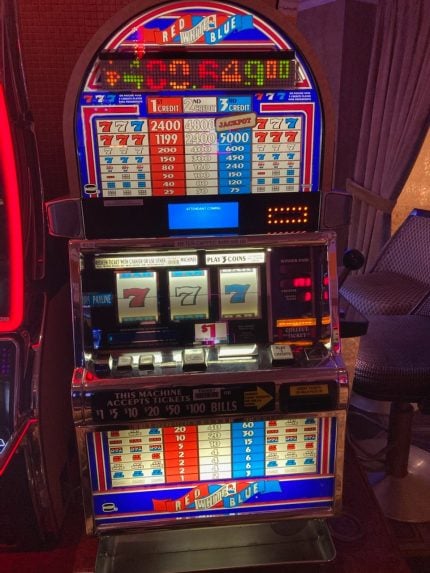 Caesars Palace's Last Original Employee Retires - Casino.org