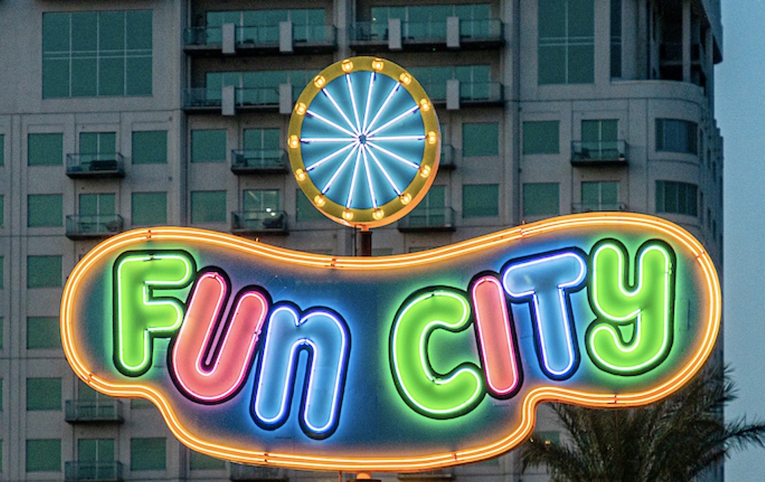 Final Restored Neon Signs to be Relit Monday Along Las Vegas Blvd ... Final Restored Neon Signs to be Relit Monday Along Las Vegas Blvd ...