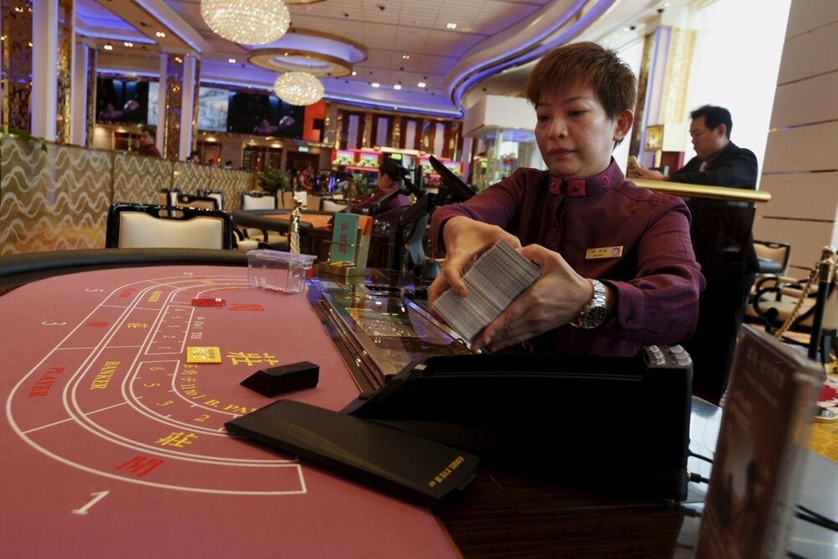 Macau Casino Operators Announce Bonuses, Salary Increases