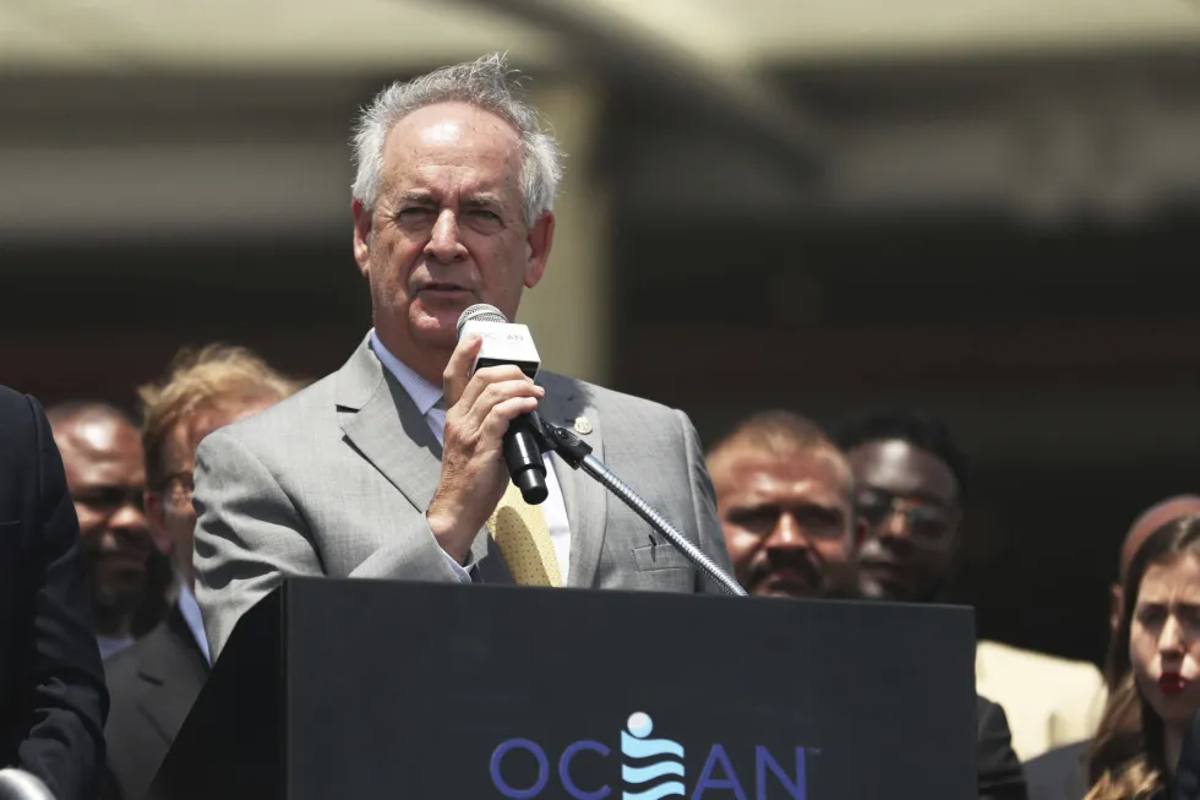 David Rebuck, New Jersey's Top Gaming Regulator, Praised