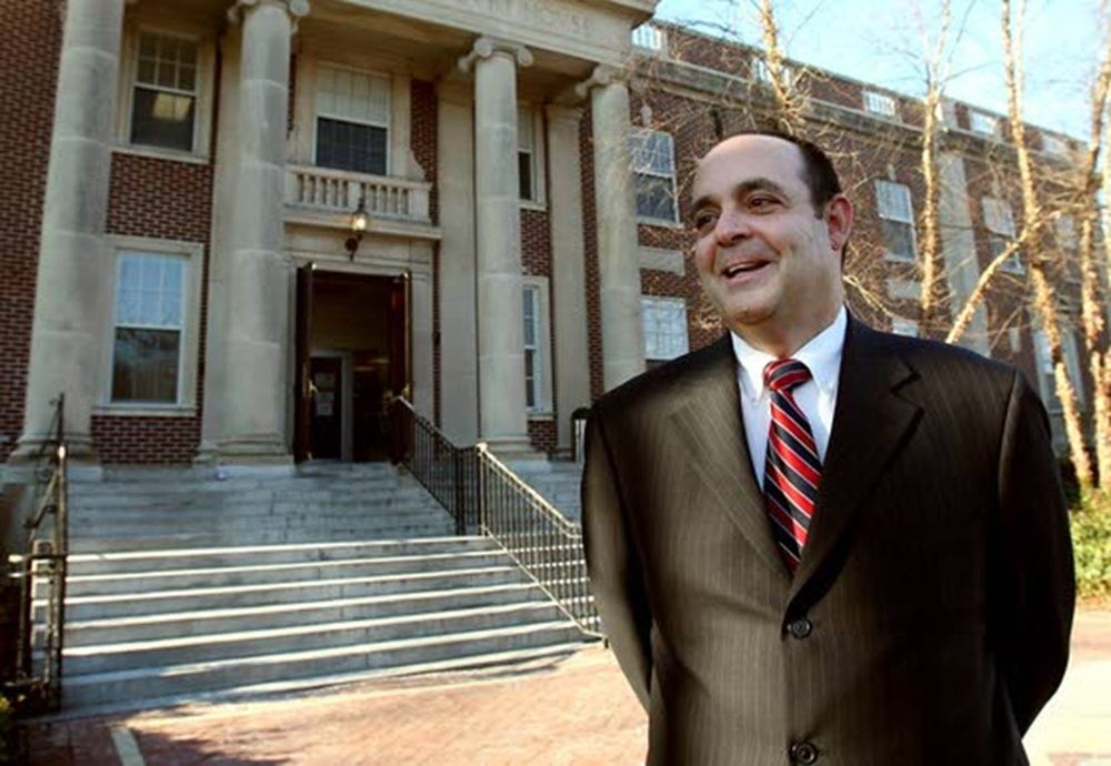 Evolution Accuser Still a Mystery in 'Black Market' Defamation Case