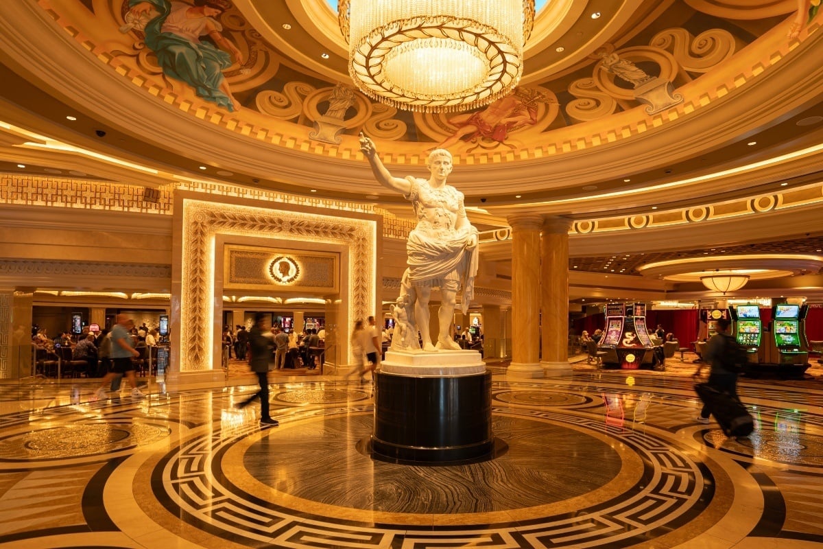 Las Vegas Strip Room Bookings Positive in Q1