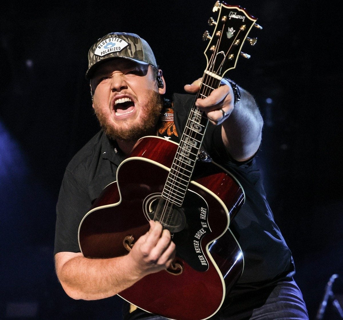 VEGAS MUSIC NEWS: Dolly Swears She’s Not Partin’, Luke Combs Pledges ...