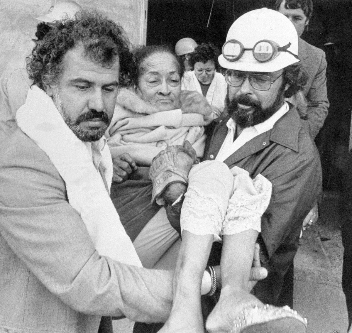 VEGAS MYTHS RE-BUSTED: MGM Grand Fire Victims Died Because They Wouldn ...