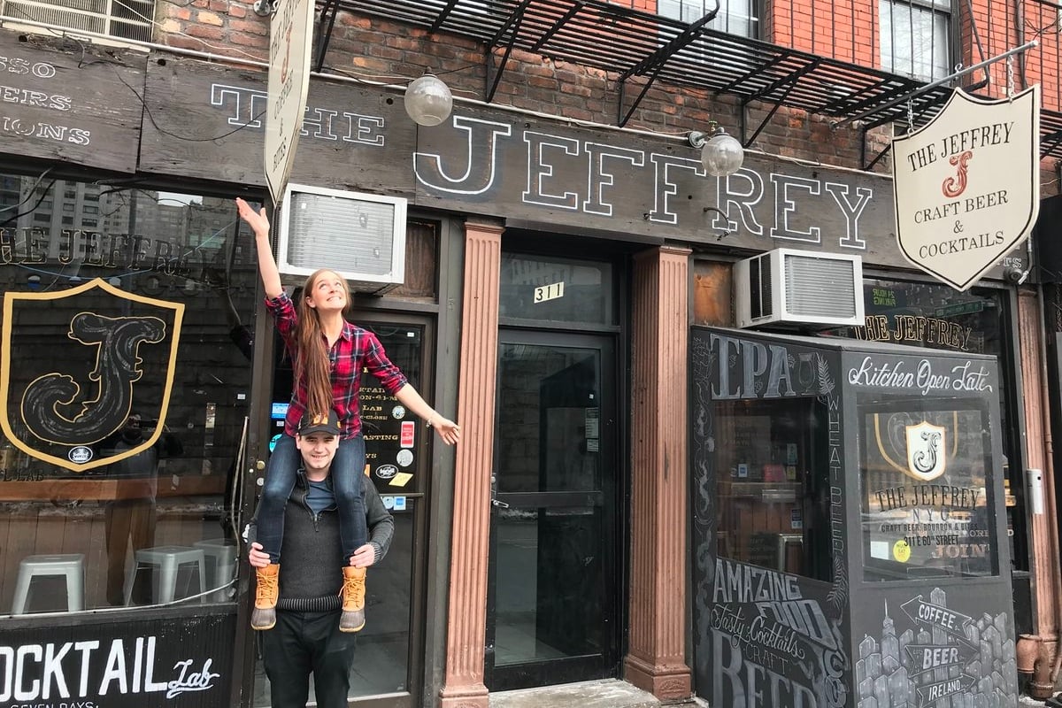 NYC Bar Mimics Mattress Mack But Hedges on Prediction Market