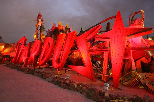 Stardust Memories, Via LeRoy Neiman and The California | Vital Vegas