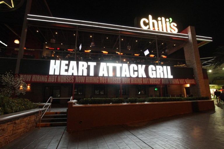 Dude Breaks Record for Eating 20,000 Calorie Burger at Heart Attack Grill