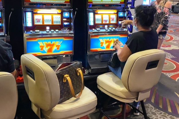 Here's the Last Casino With Coin Slot Machines on the Las Vegas Strip
