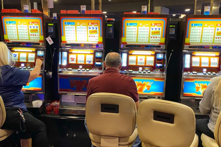 Here's the Last Casino With Coin Slot Machines on the Las Vegas Strip